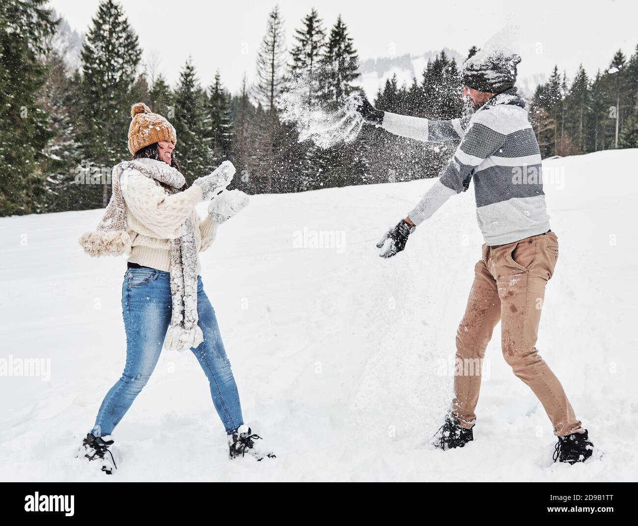 Fight in the snow hi-res stock photography and images - Alamy