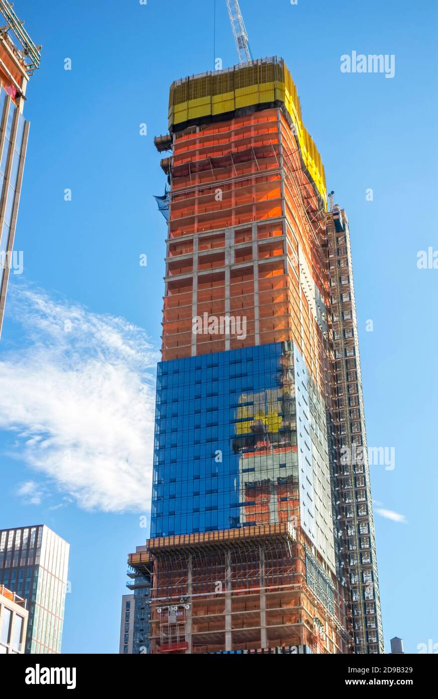 Constructing skyscrapers hi-res stock photography and images - Alamy