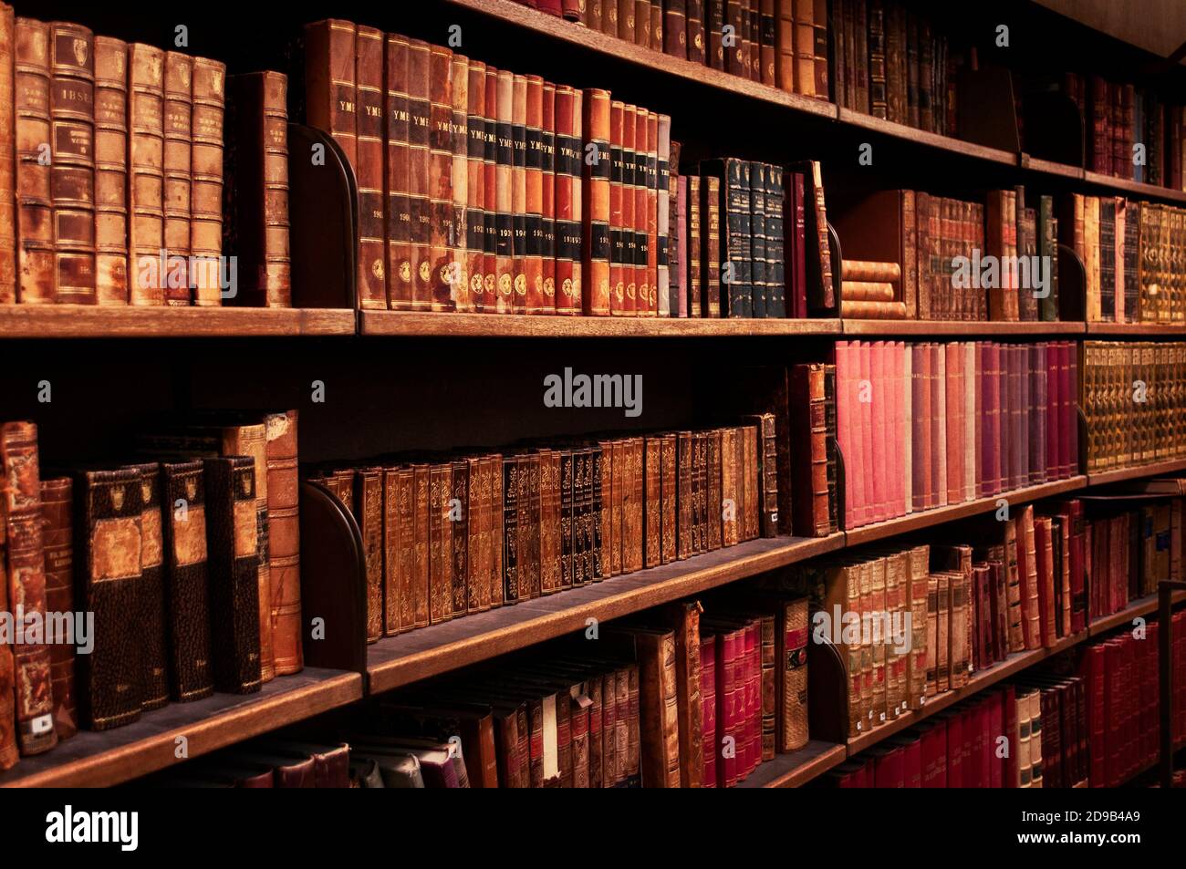 Old books on a shelf hi-res stock photography and images - Alamy