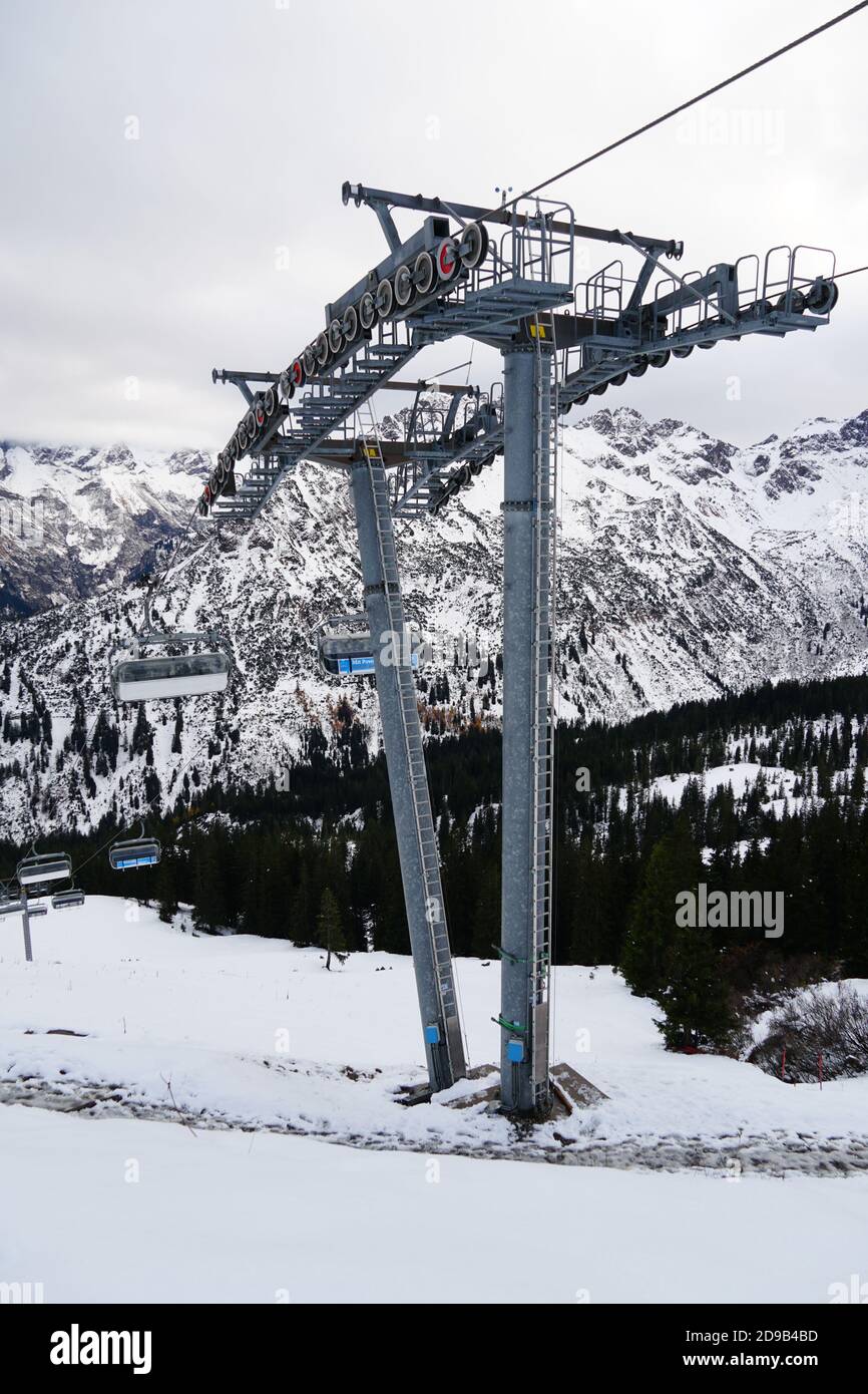 Pylon ski lift in hi-res stock photography and images - Alamy