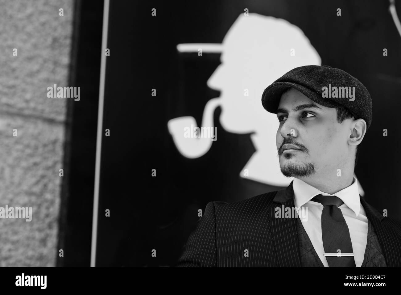 1920s man suit fashion Black and White Stock Photos & Images - Alamy