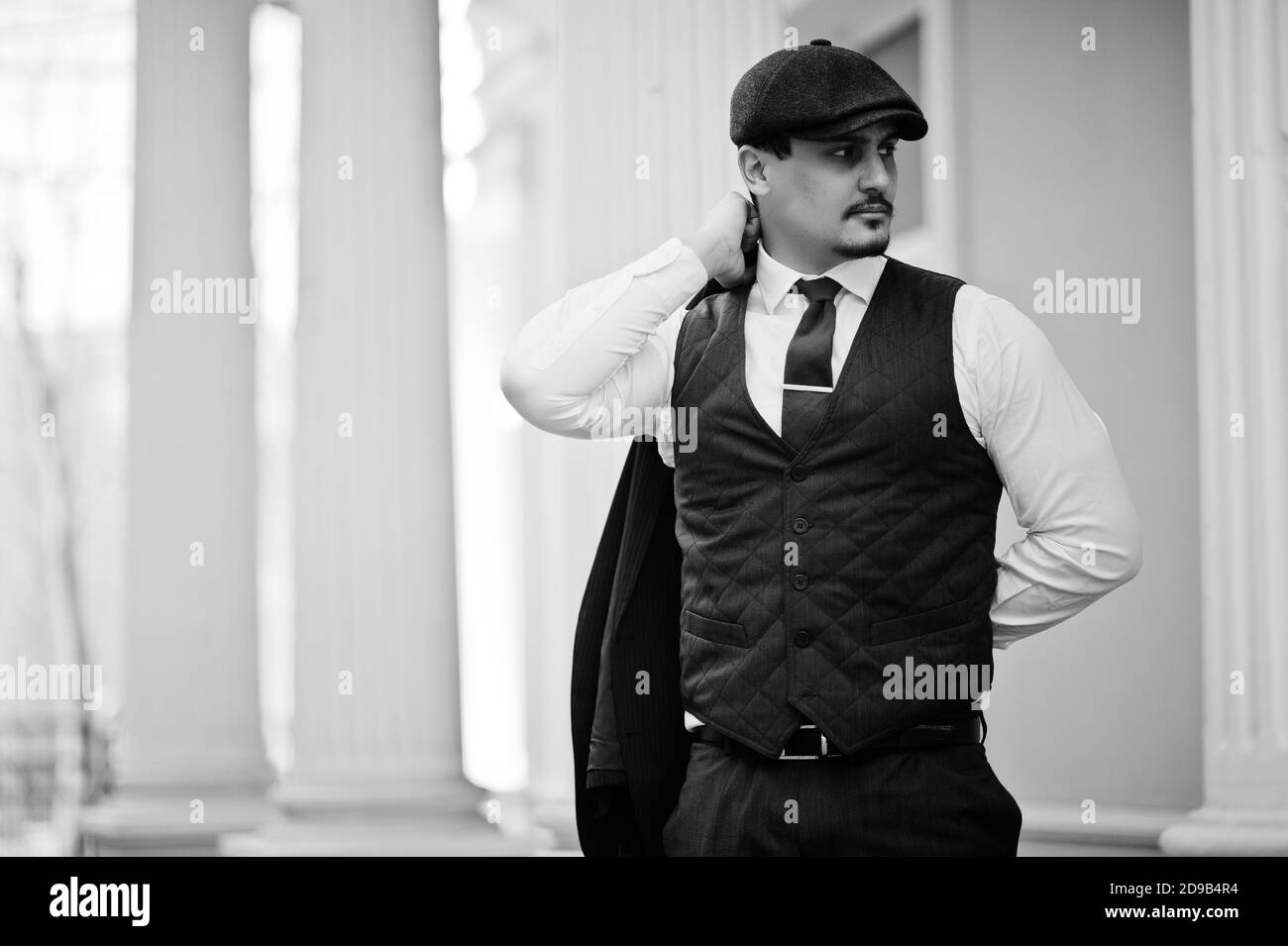 1920s man suit fashion Black and White Stock Photos & Images - Alamy