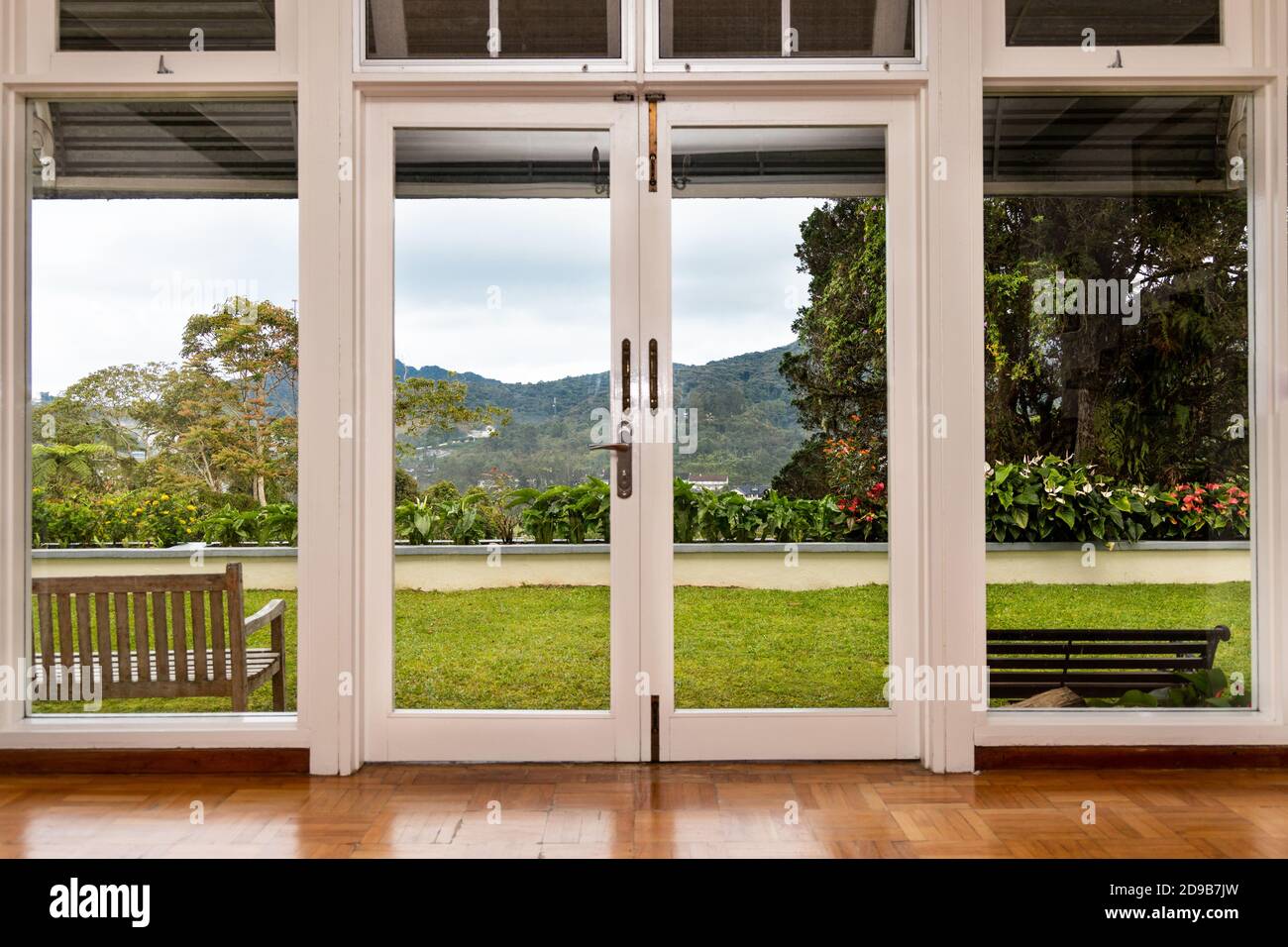 Room through open door hi-res stock photography and images - Alamy
