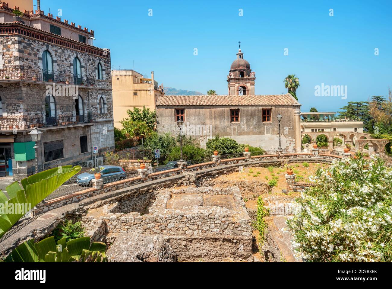 Taormina architecture hi-res stock photography and images - Alamy