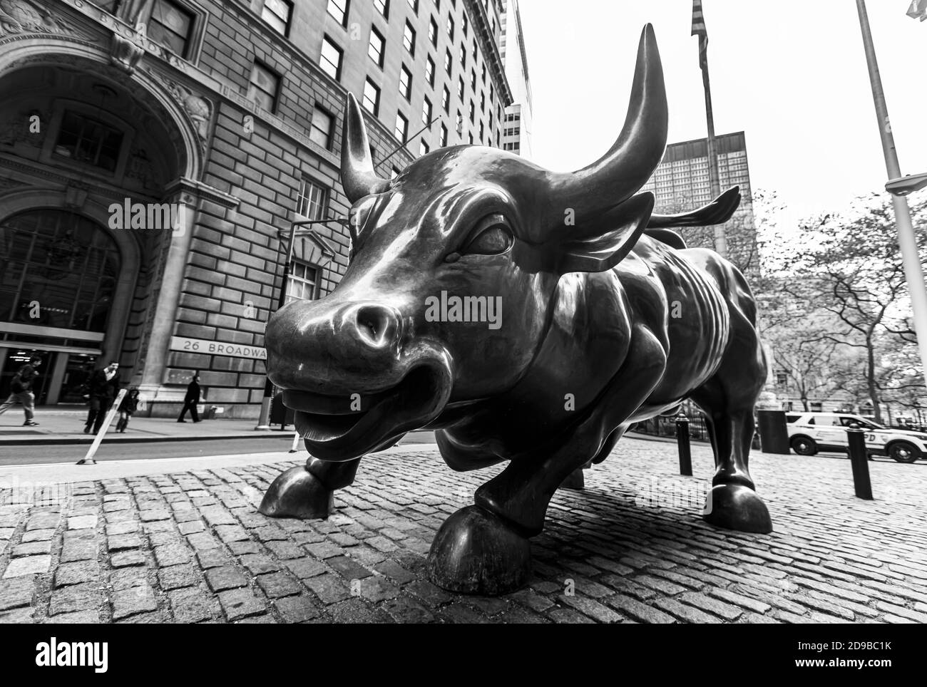 Bowling green statue Black and White Stock Photos & Images - Alamy