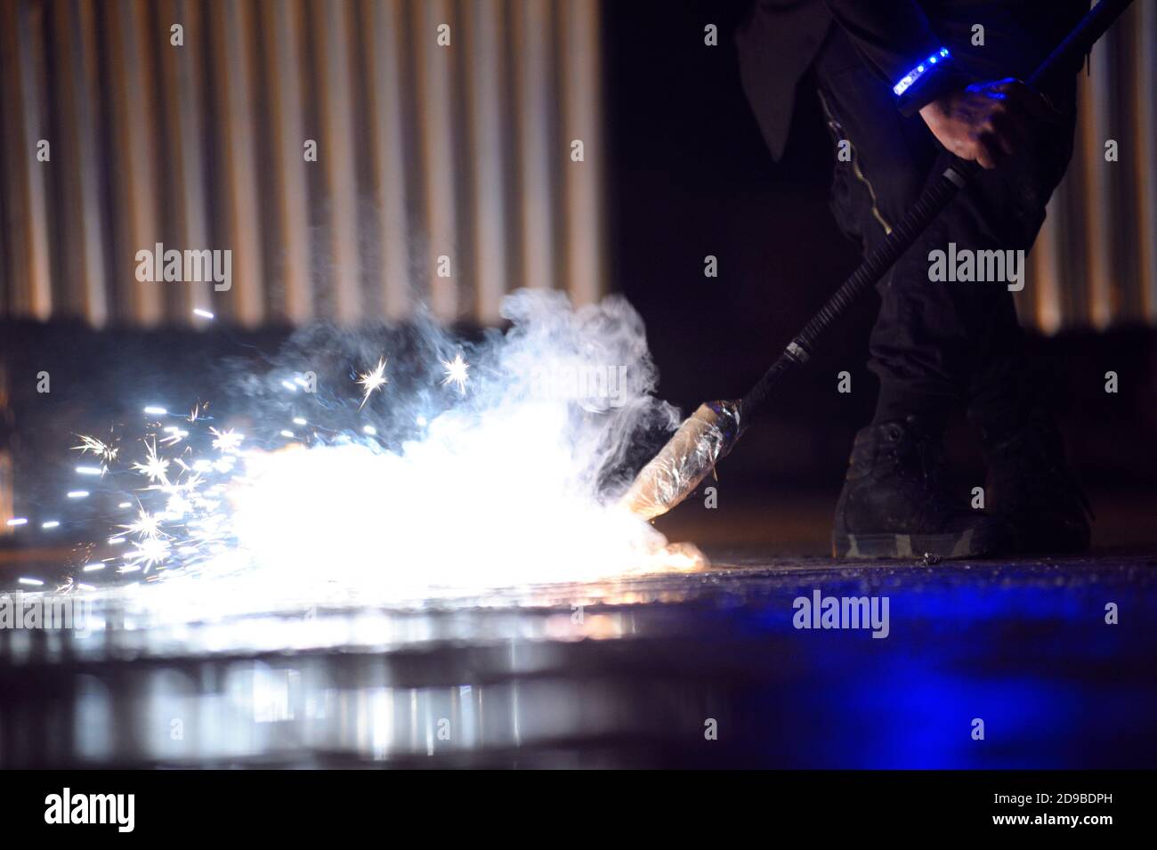Fire juggler hi-res stock photography and images - Alamy