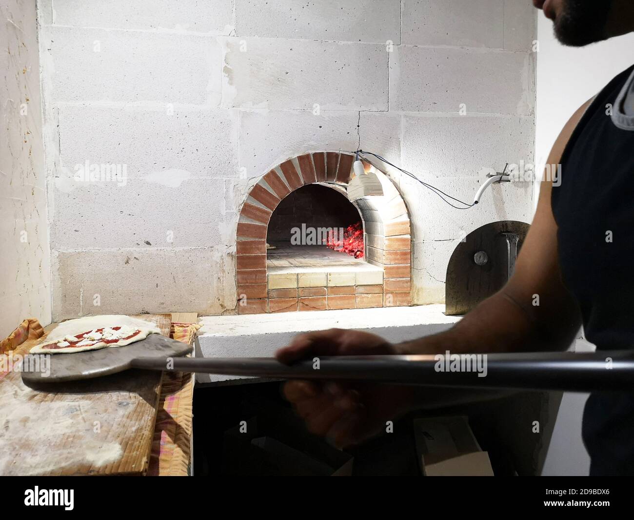 Mobile pizza oven hi-res stock photography and images - Alamy
