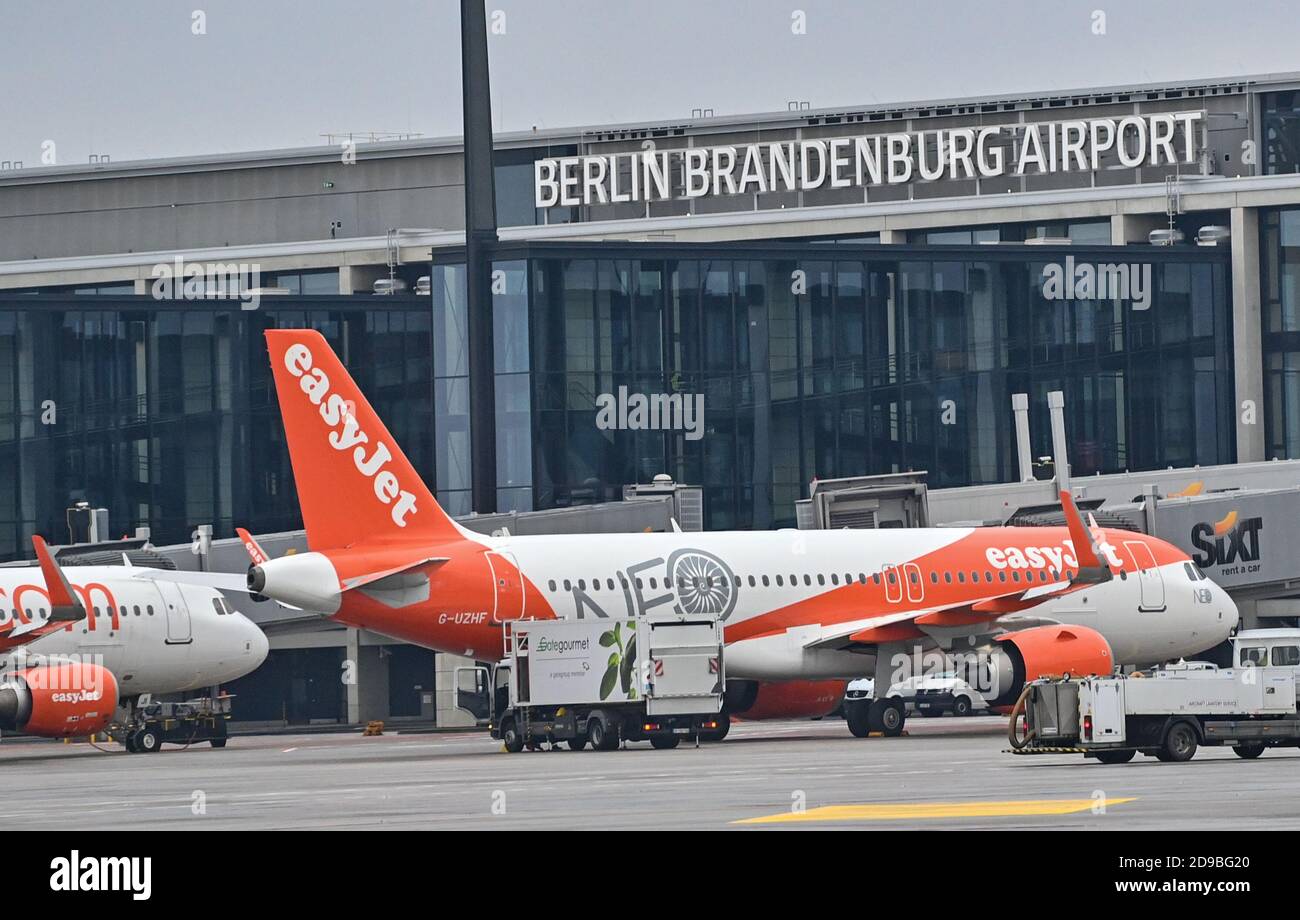 01 November 2020, Brandenburg, Schönefeld: Passenger aircraft of the ...