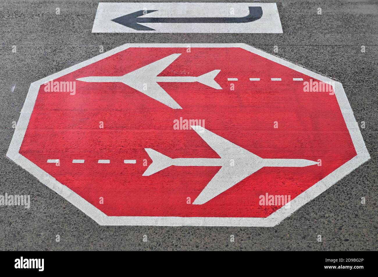 Red arrow on apron hi-res stock photography and images - Alamy
