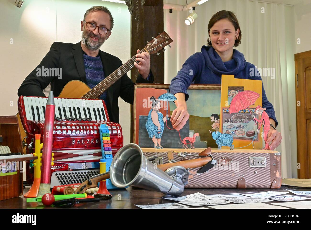 Beeskow, Germany. 27th Oct, 2020. In the paper theatre workshop at ...