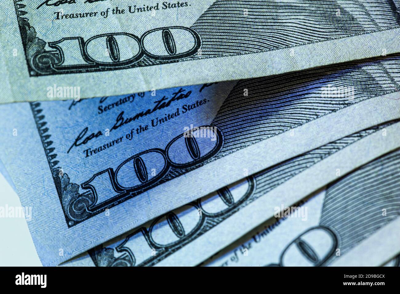 One hundred dollar bill macro detail of front side Stock Photo - Alamy