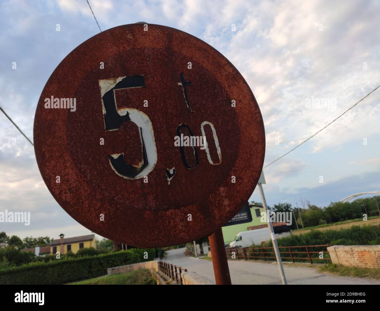Rusty old fashioned metal sign hi-res stock photography and images - Alamy