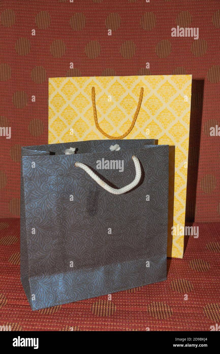 Hand made Paper Carry bags of various sizes and colors Stock Photo - Alamy