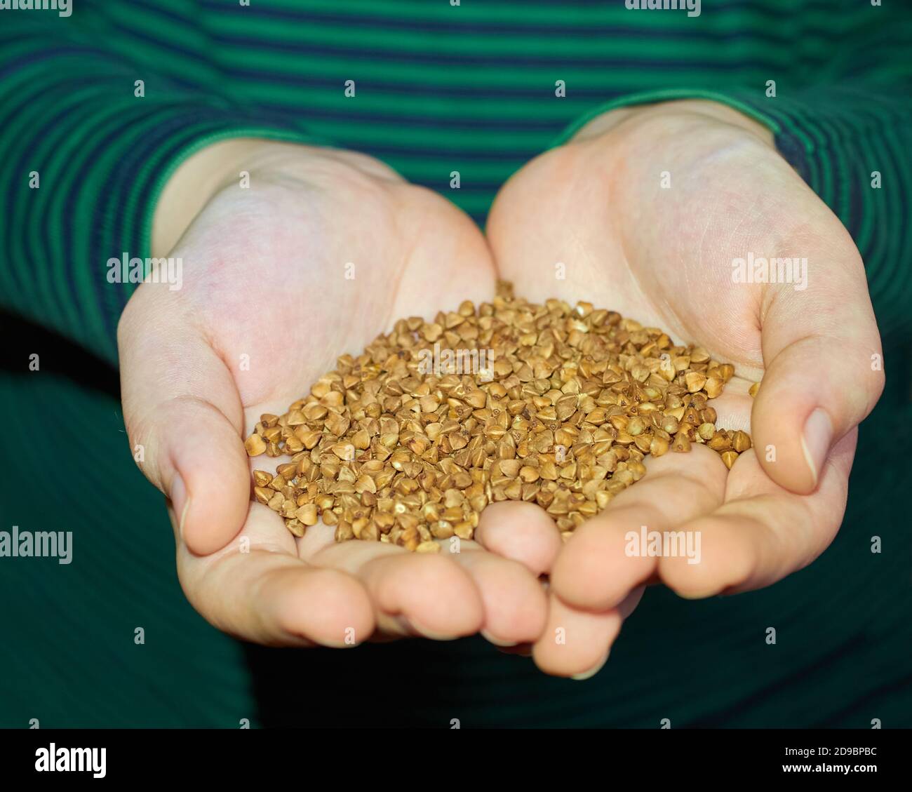 Handful of breakfast cereal hi-res stock photography and images - Alamy