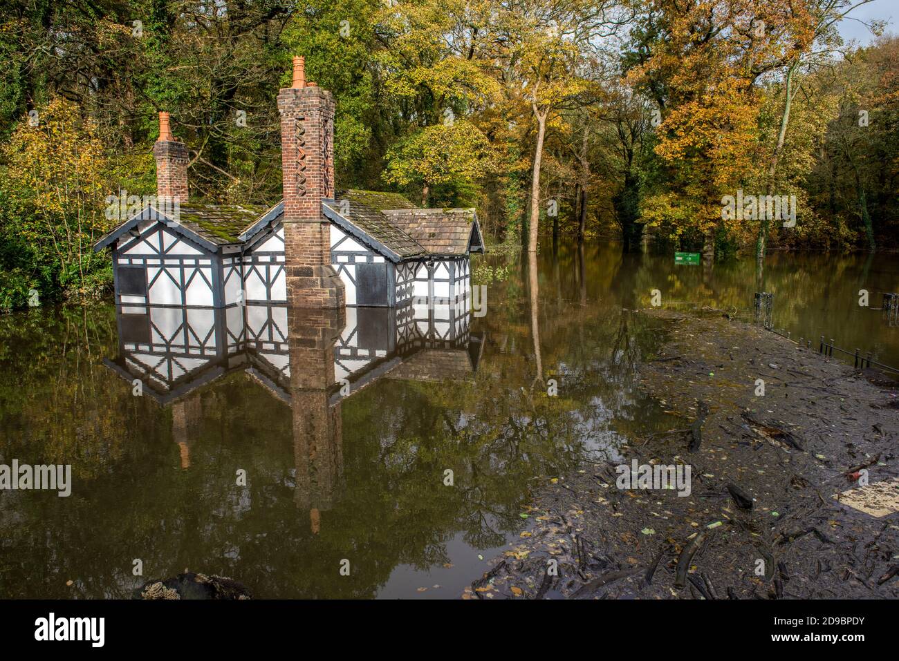 Grade ii listed ackhurst lodge hi-res stock photography and images - Alamy