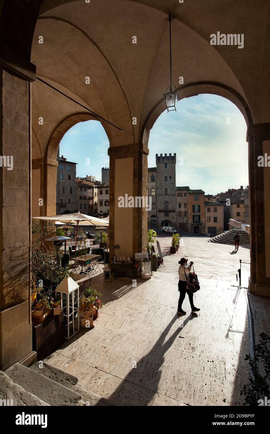 Loggia arches hi-res stock photography and images - Alamy