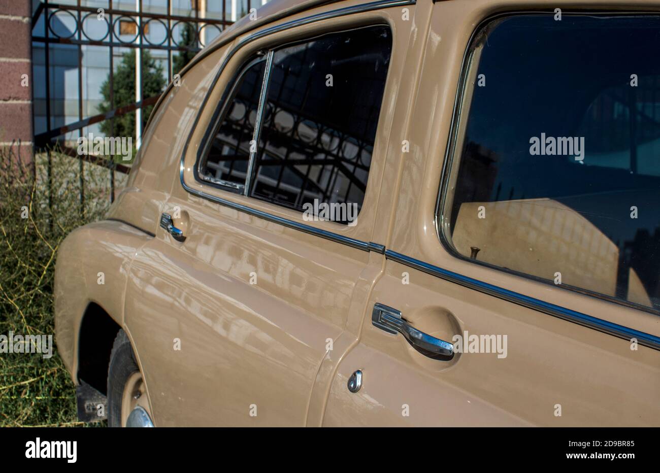 Exclusive design retro car hi-res stock photography and images - Alamy