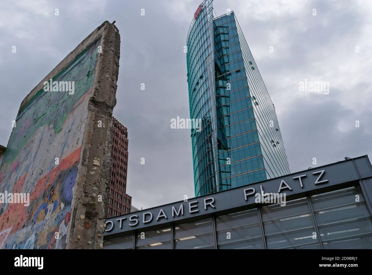 section of wall, Potsdamer Platz station and new highrise building (DB ...