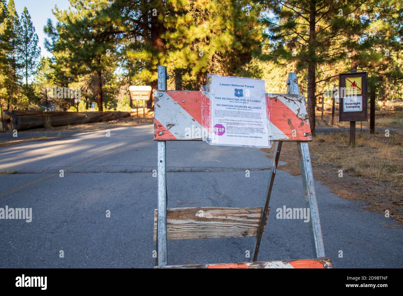 Eagle warning sign hi-res stock photography and images - Alamy