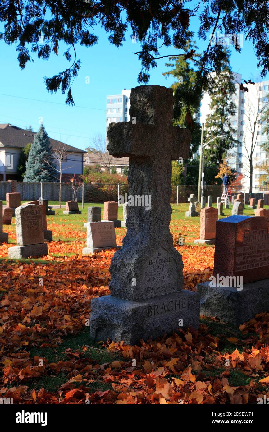 Gravestone in mount cemetery hi-res stock photography and images - Alamy
