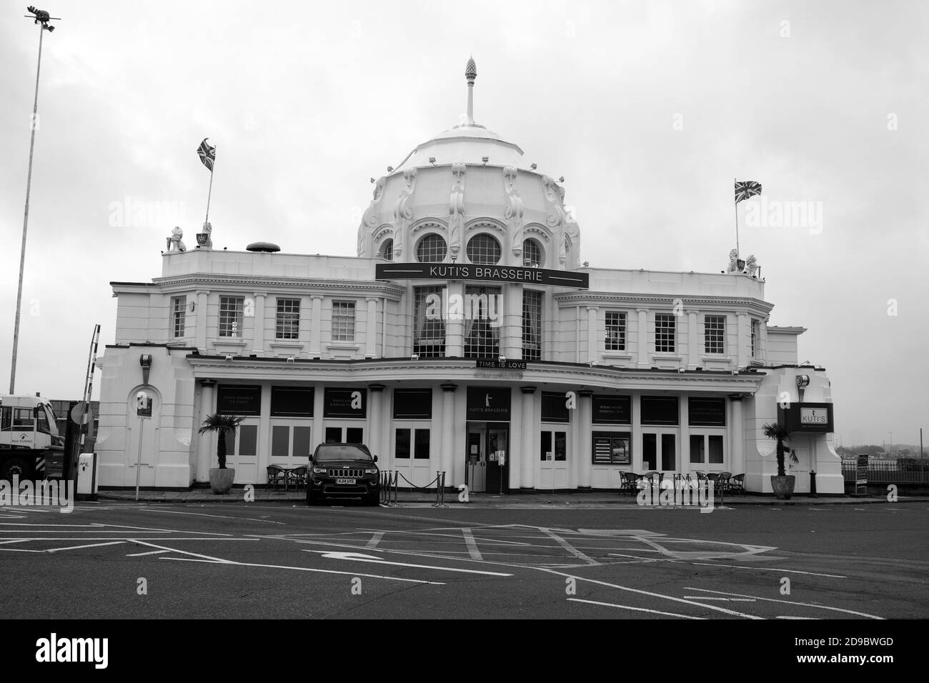 Restaurant floating restaurant Black and White Stock Photos & Images ...