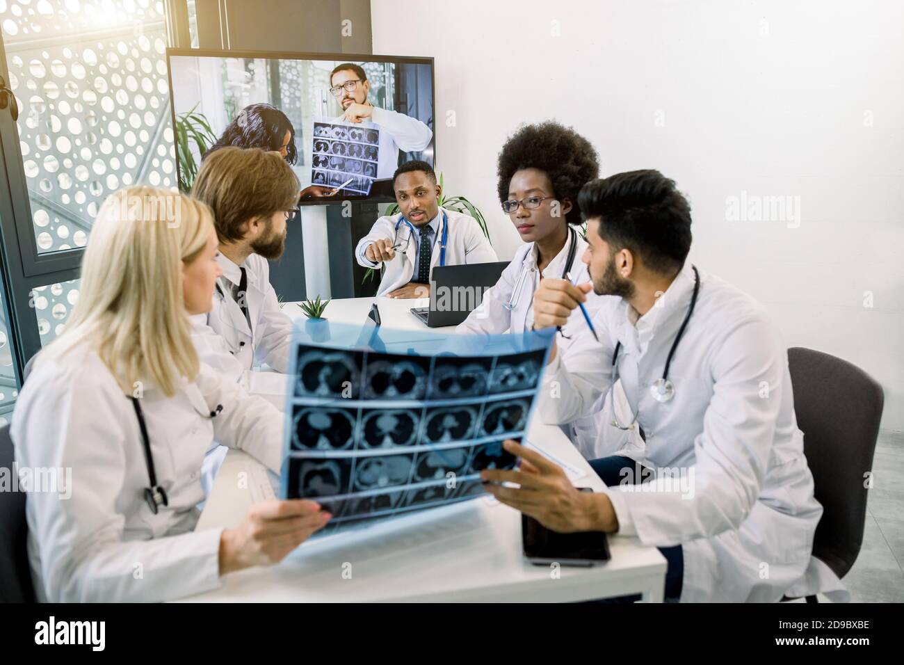 Tv room hospital hi-res stock photography and images - Alamy