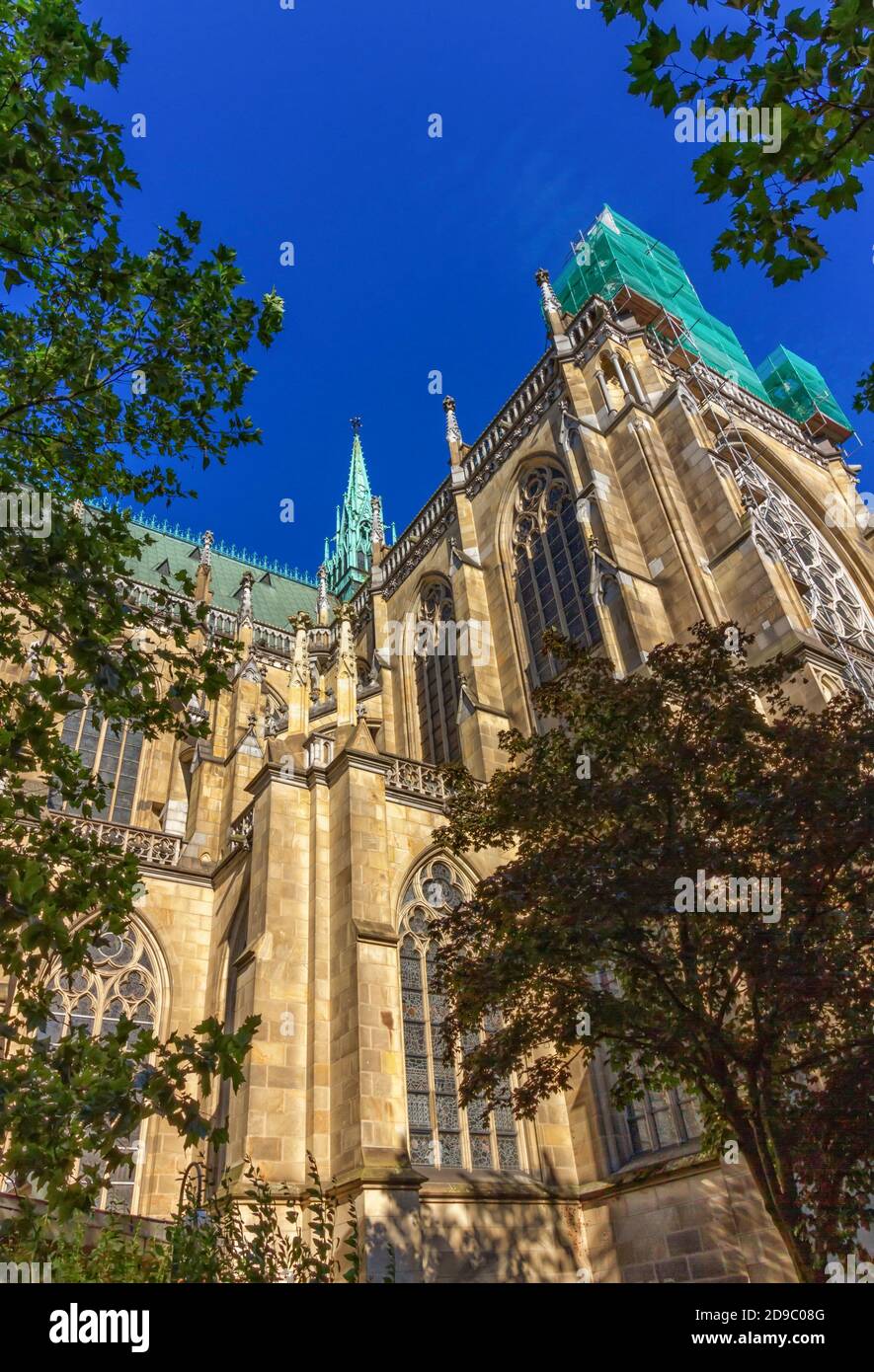 Old cathedral linz hi-res stock photography and images - Alamy
