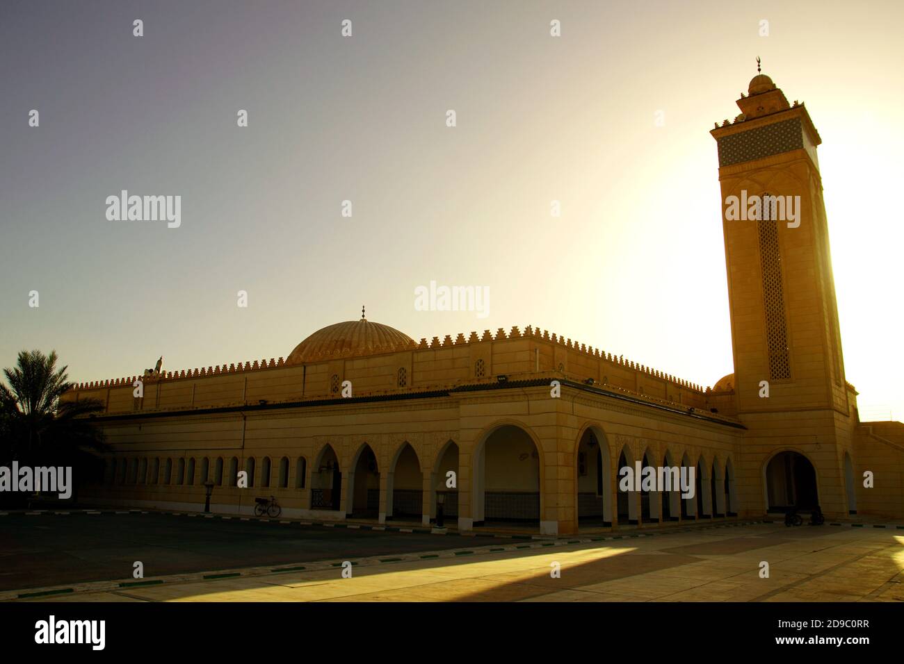 Alfahri mosque in Sidi Okba near Biskra, Algeria Stock Photo - Alamy