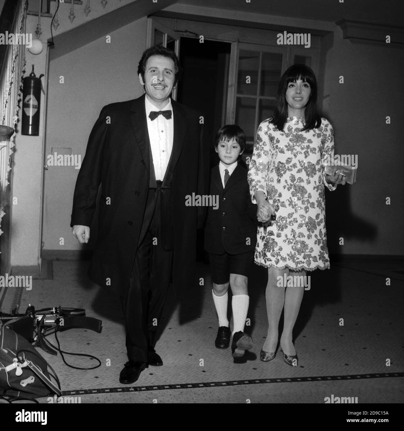 Il marito e la moglie Black and White Stock Photos & Images - Alamy