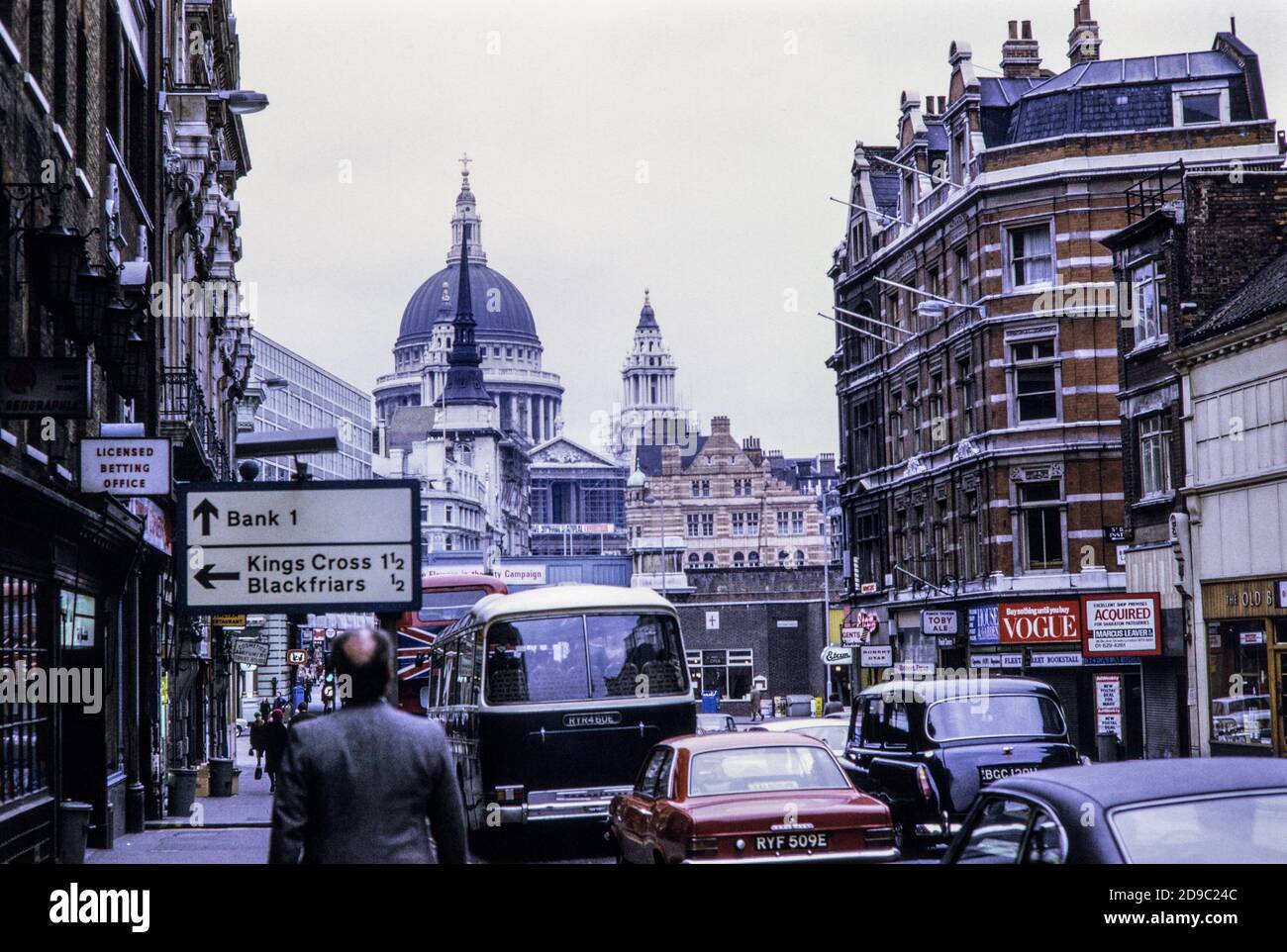 Vintage fleet street london hi-res stock photography and images - Alamy