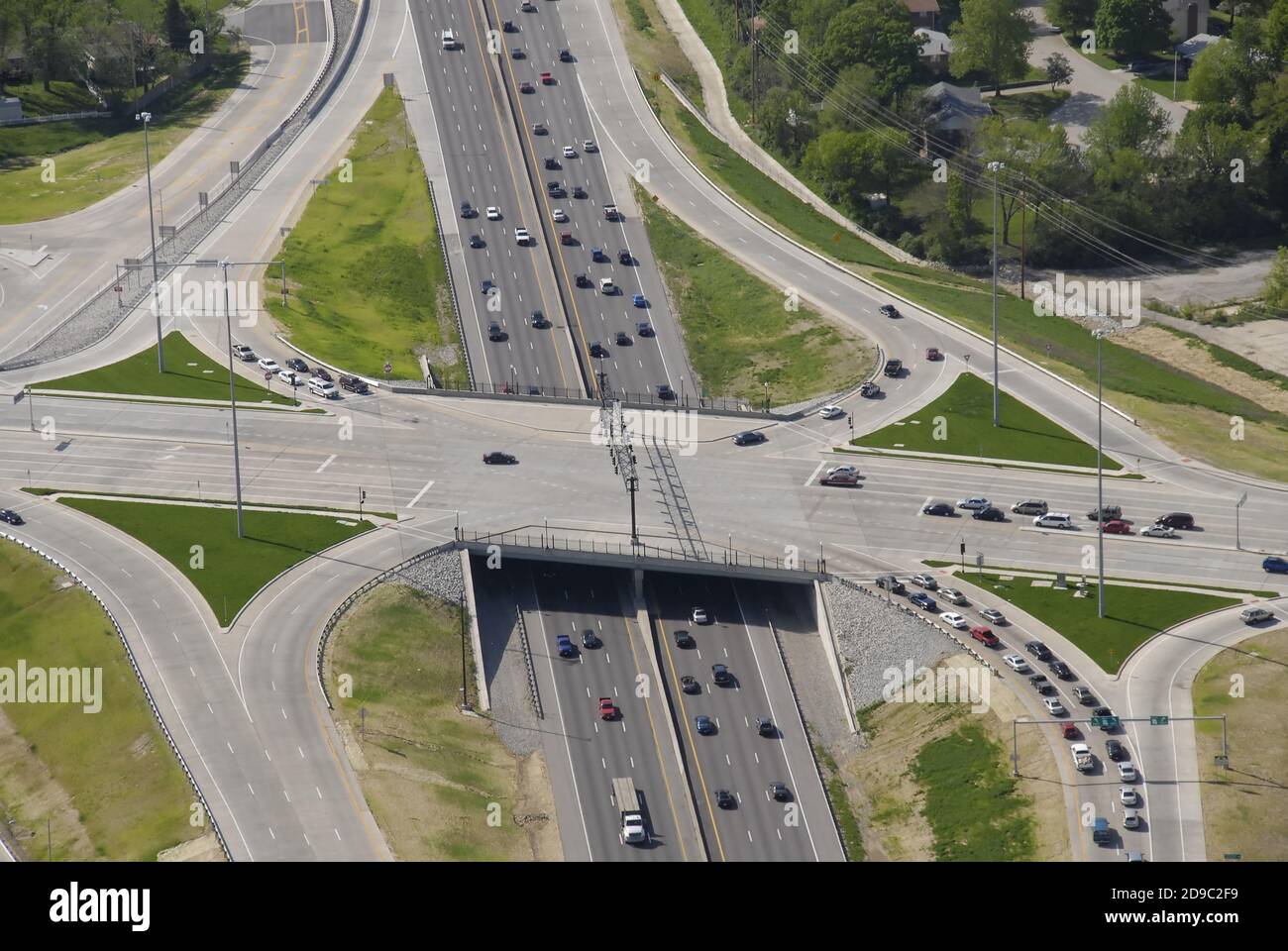 Aerial view interstate cloverleaf highway hi-res stock photography and images - Alamy