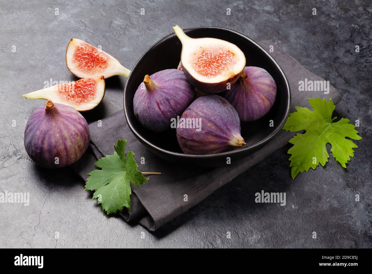 Ripe sweet figs in bowl Stock Photo - Alamy