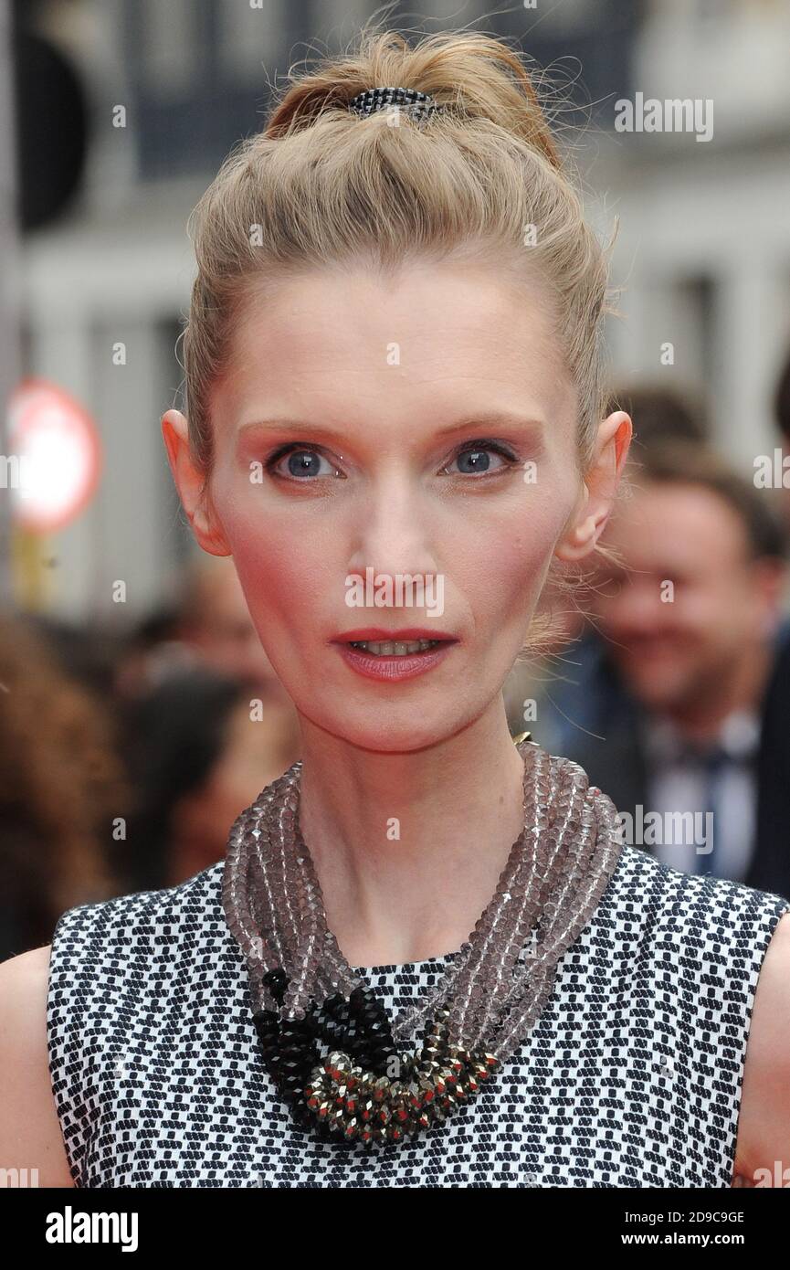 Agata Buzek Hummingbird