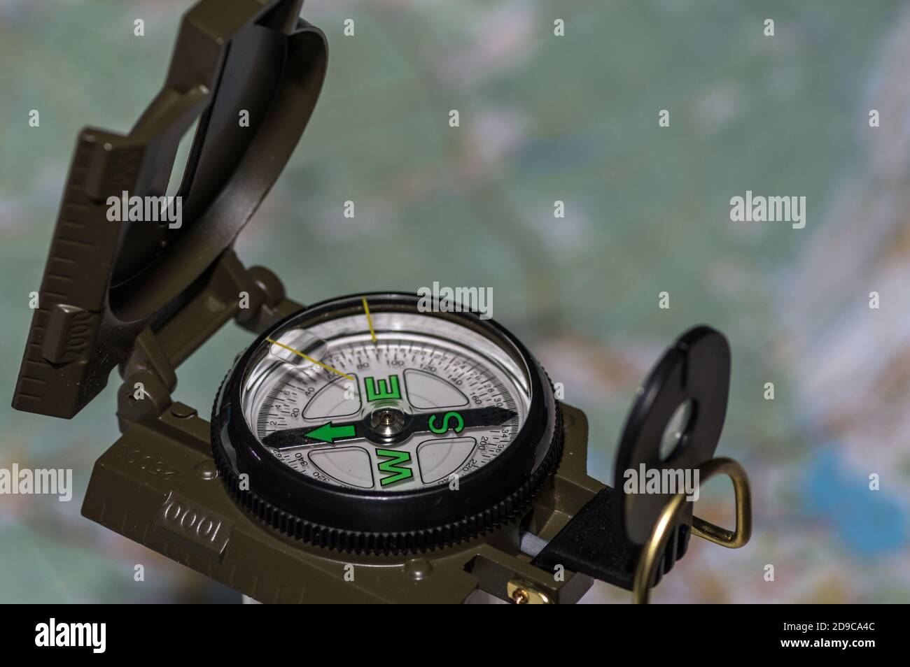 Azimuth compass hi-res stock photography and images - Alamy
