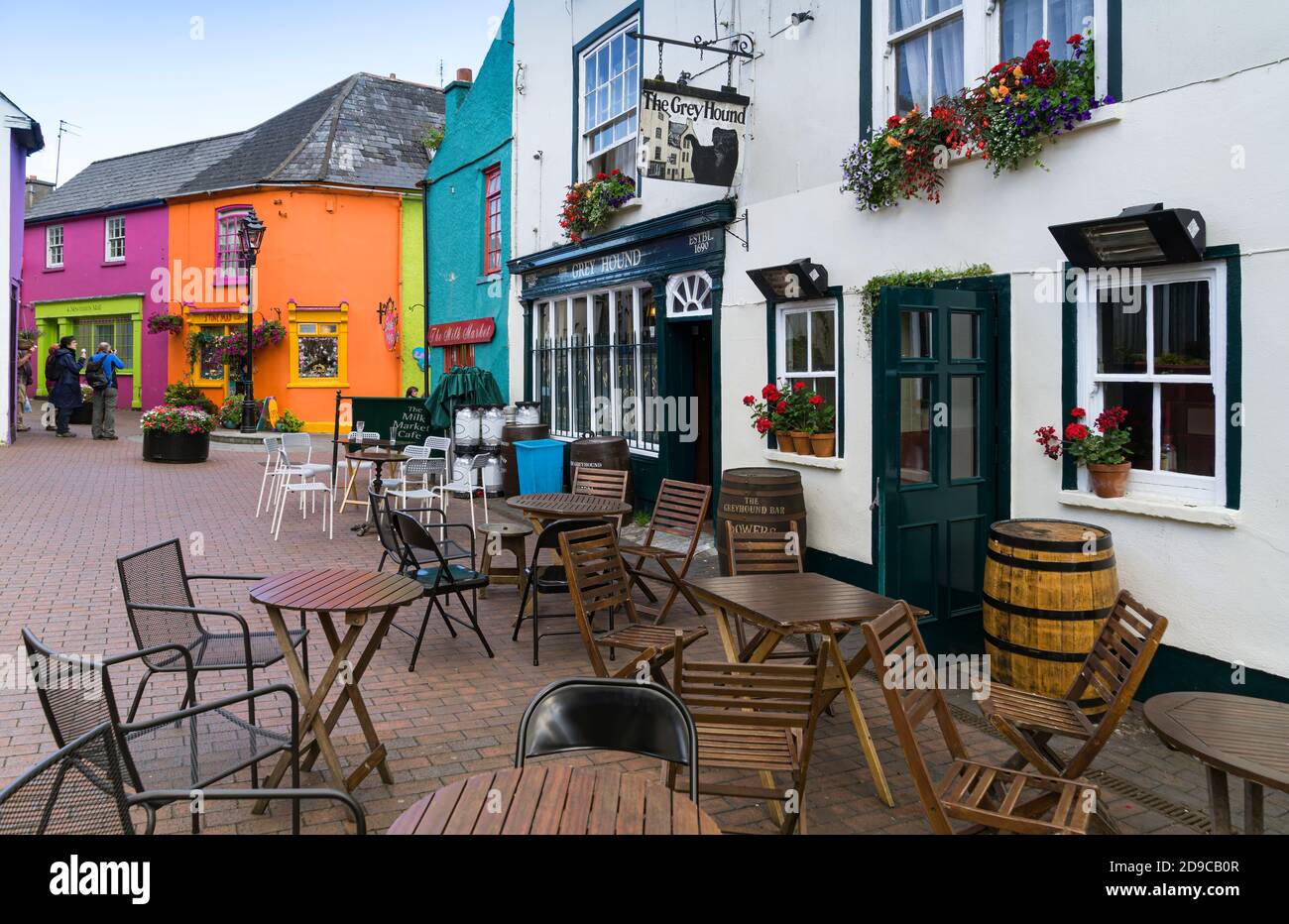 Street view of the touristy Irish town of Kinsale with its ...