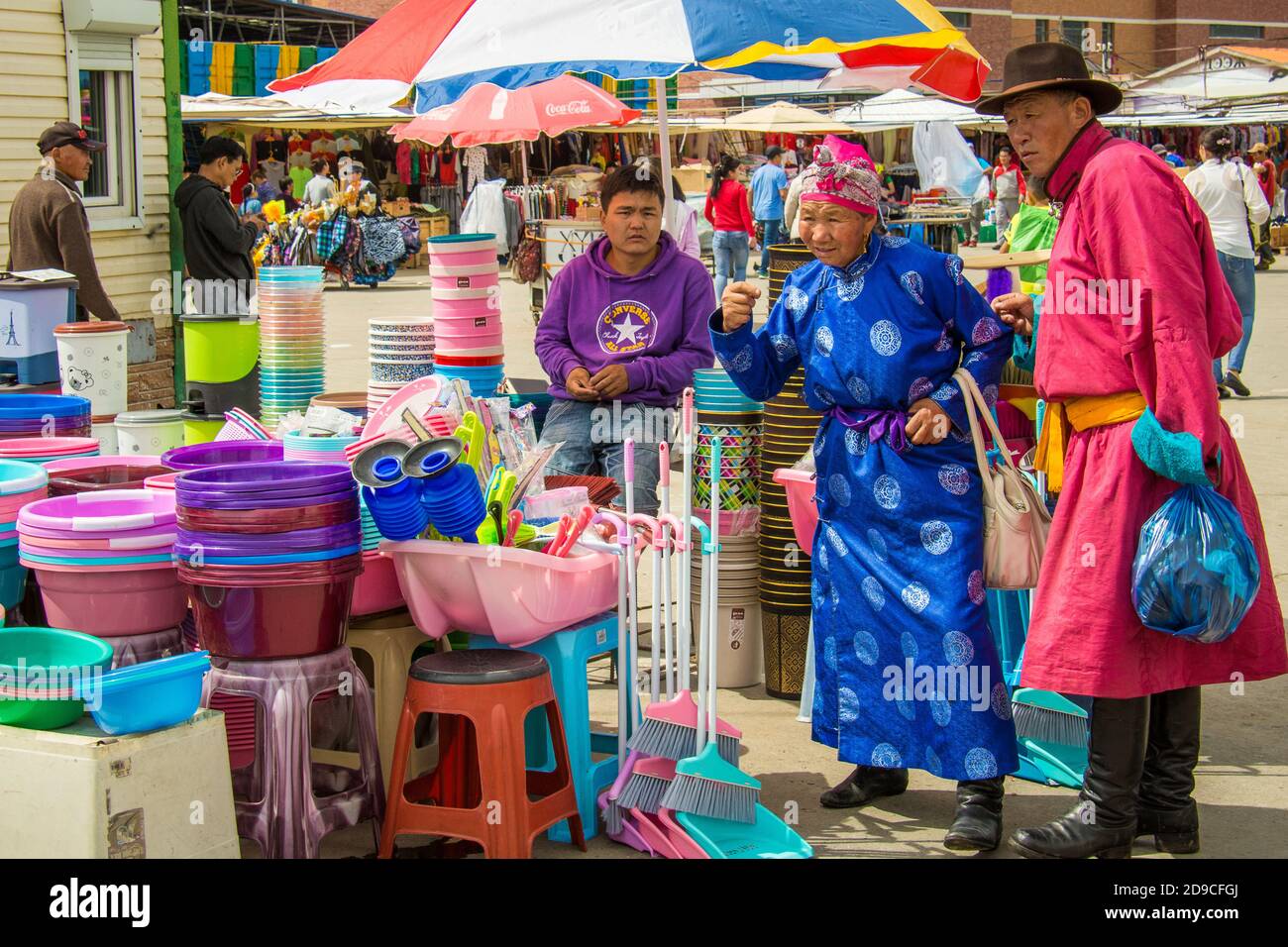 Mongolian couple shooping at an open air market in Mongolia Stock Photo ...