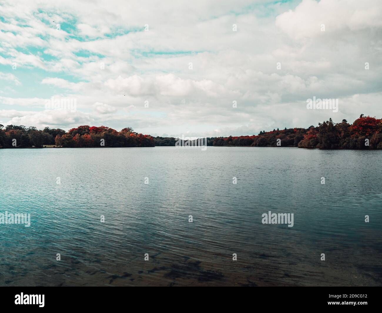 Scenic autumn lakes hi-res stock photography and images - Alamy