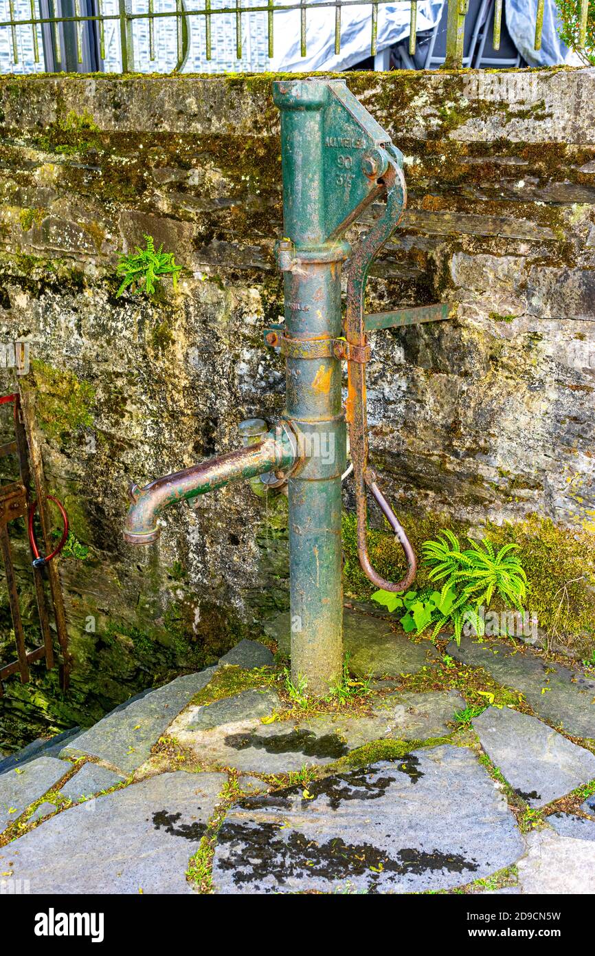 Hand operated handle pump hi-res stock photography and images - Alamy