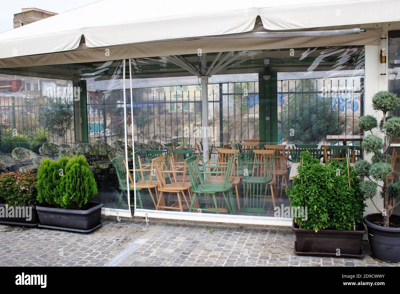 Closure of cafe hi-res stock photography and images - Alamy