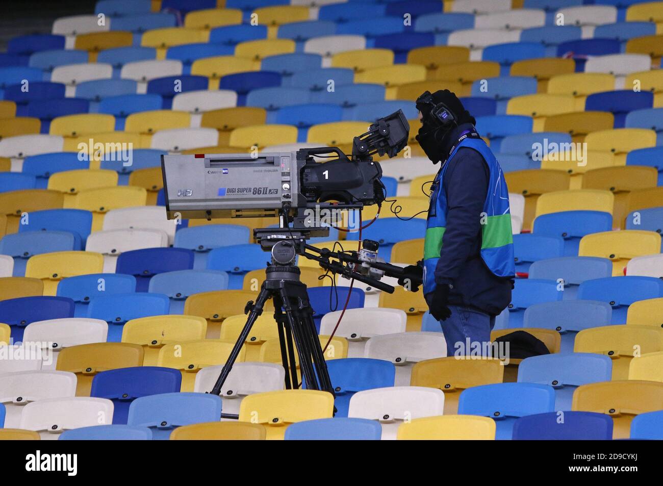 Tv cameraman uefa champions league hi-res stock photography and images ...