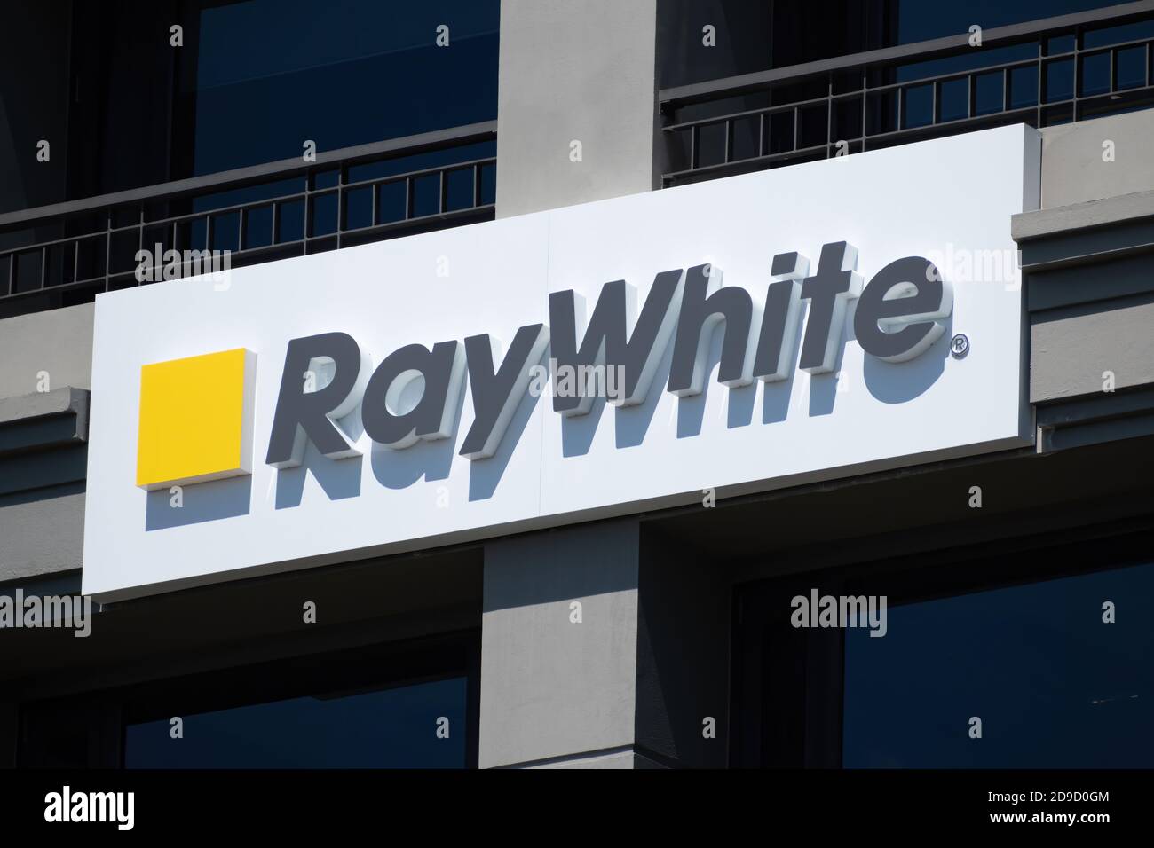 Auckland real estate sign hi-res stock photography and images - Alamy
