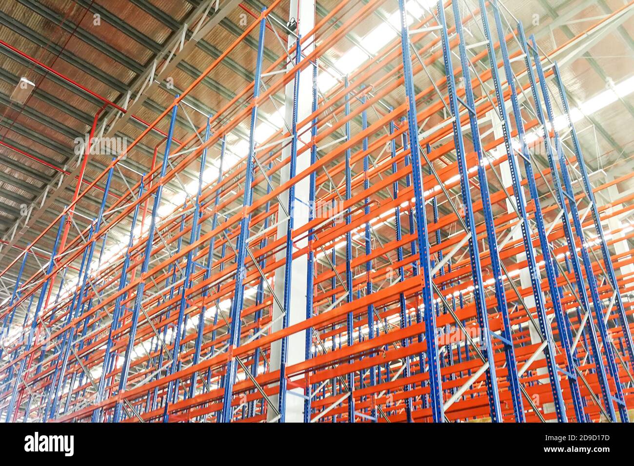 Warehouse racking hi-res stock photography and images - Alamy