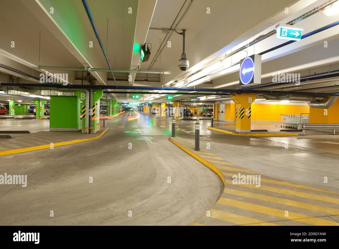 Underground parking ramp slope hi-res stock photography and images - Alamy