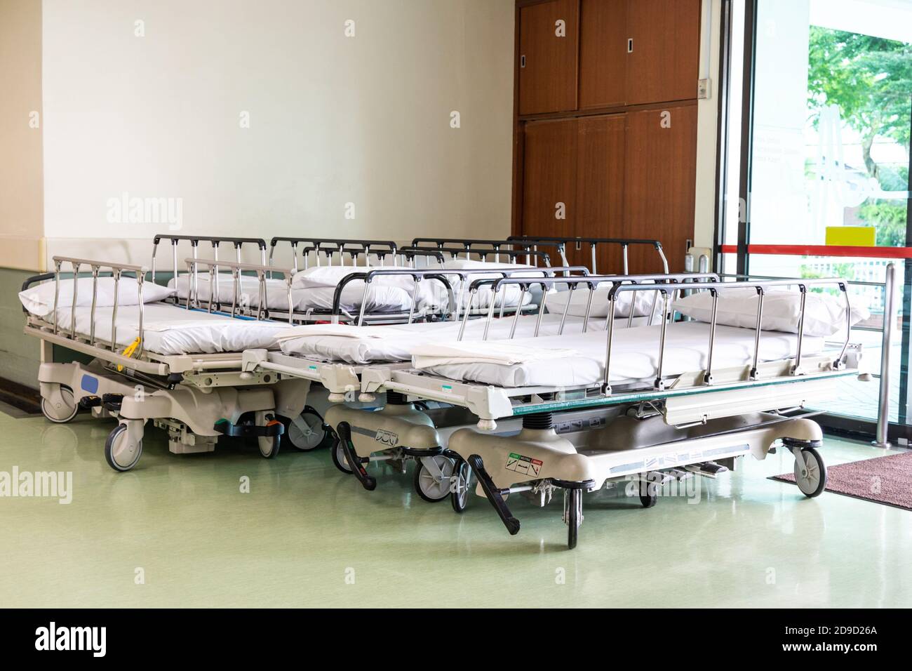 Hospital bed at emergency section entrance of hospital Stock Photo - Alamy