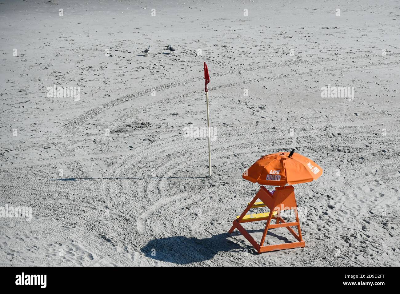 Fl beachfront lifeguard hut hi-res stock photography and images - Alamy