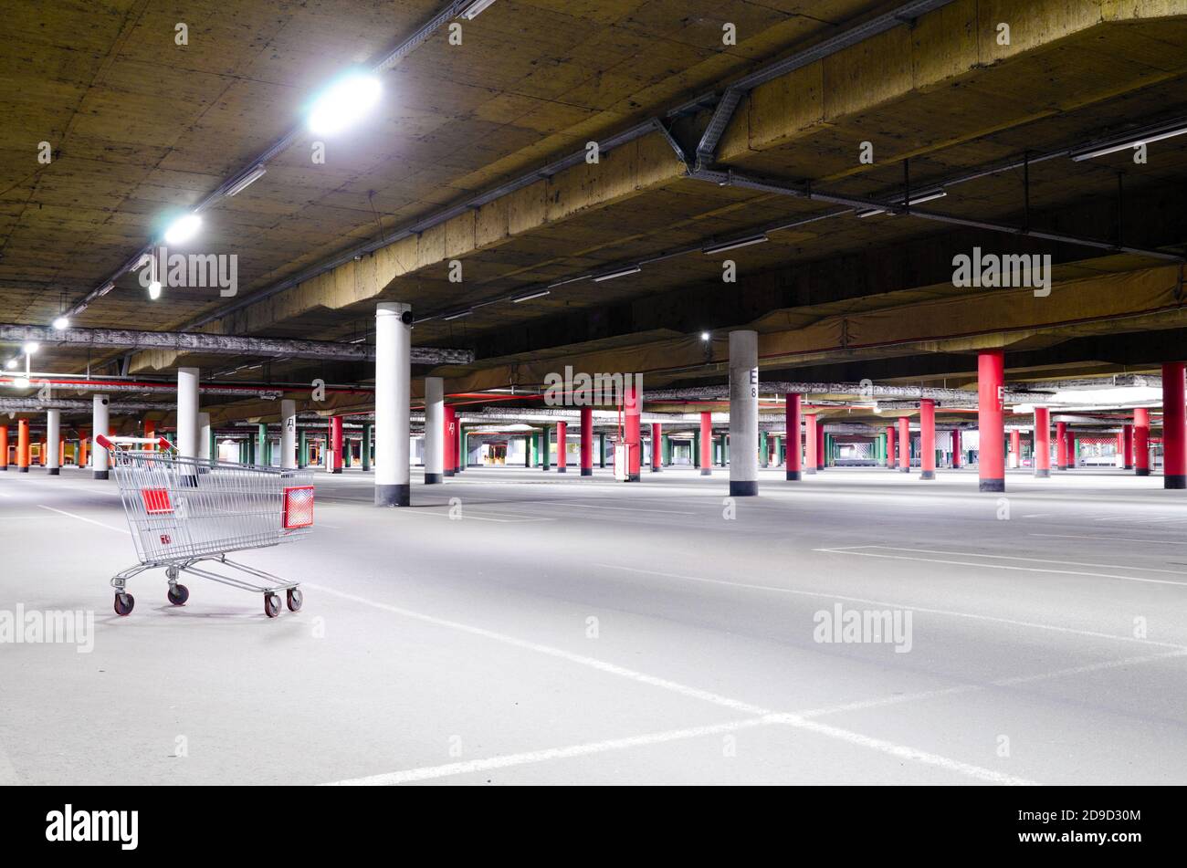 Underground parking ramp slope hi-res stock photography and images - Alamy