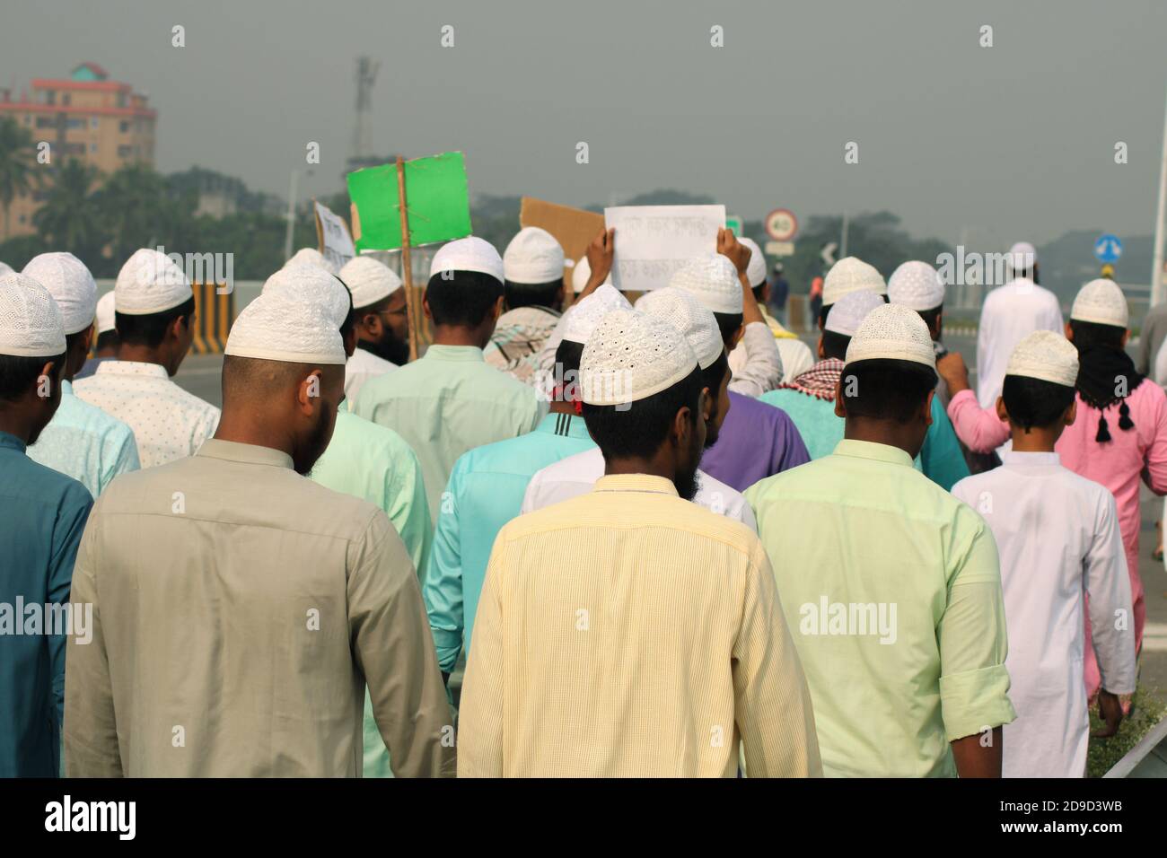 Muslim on the open road in Dhaka, Bangladesh Stock Photo - Alamy