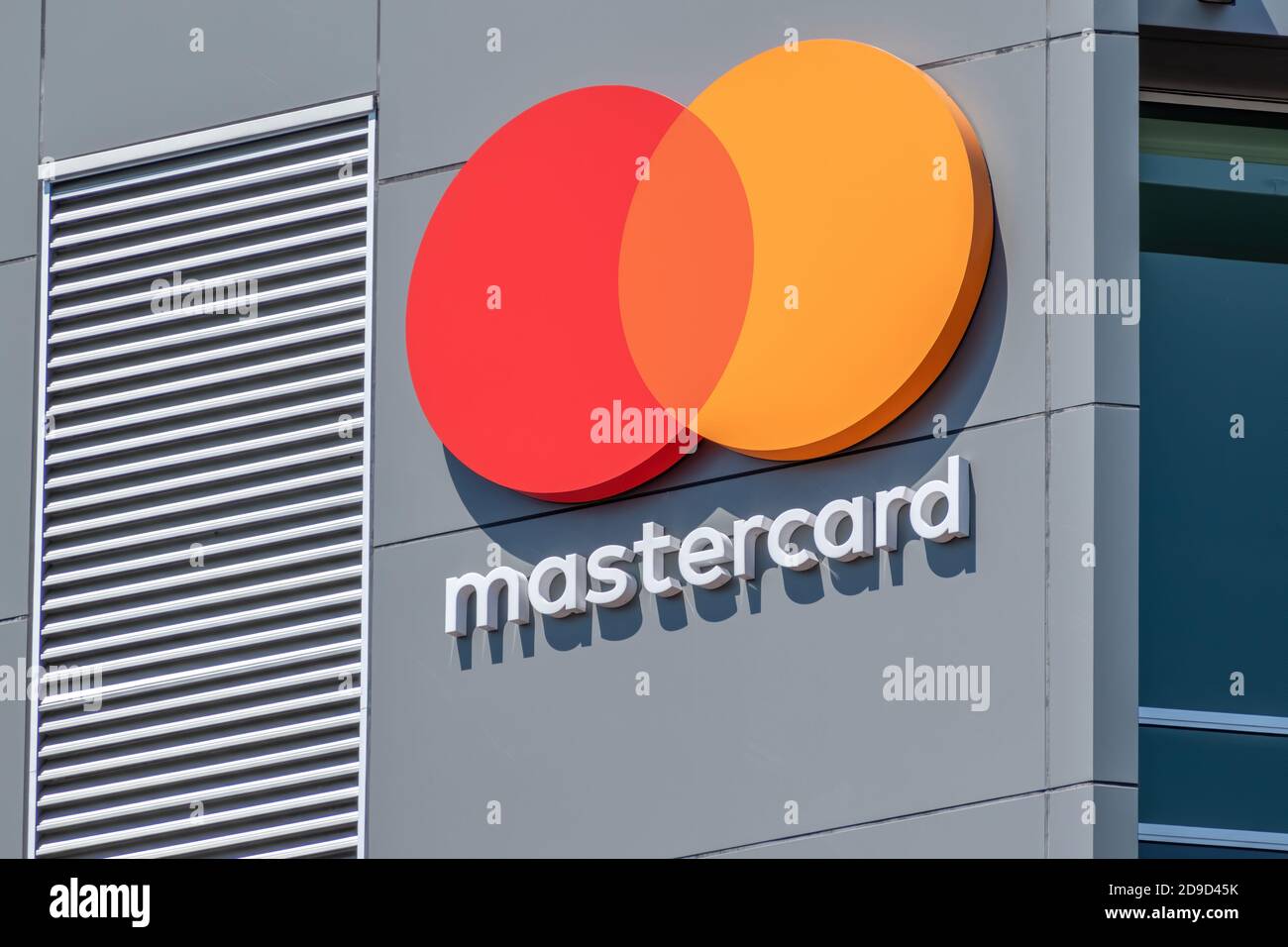 Mastercard signage hi-res stock photography and images - Alamy