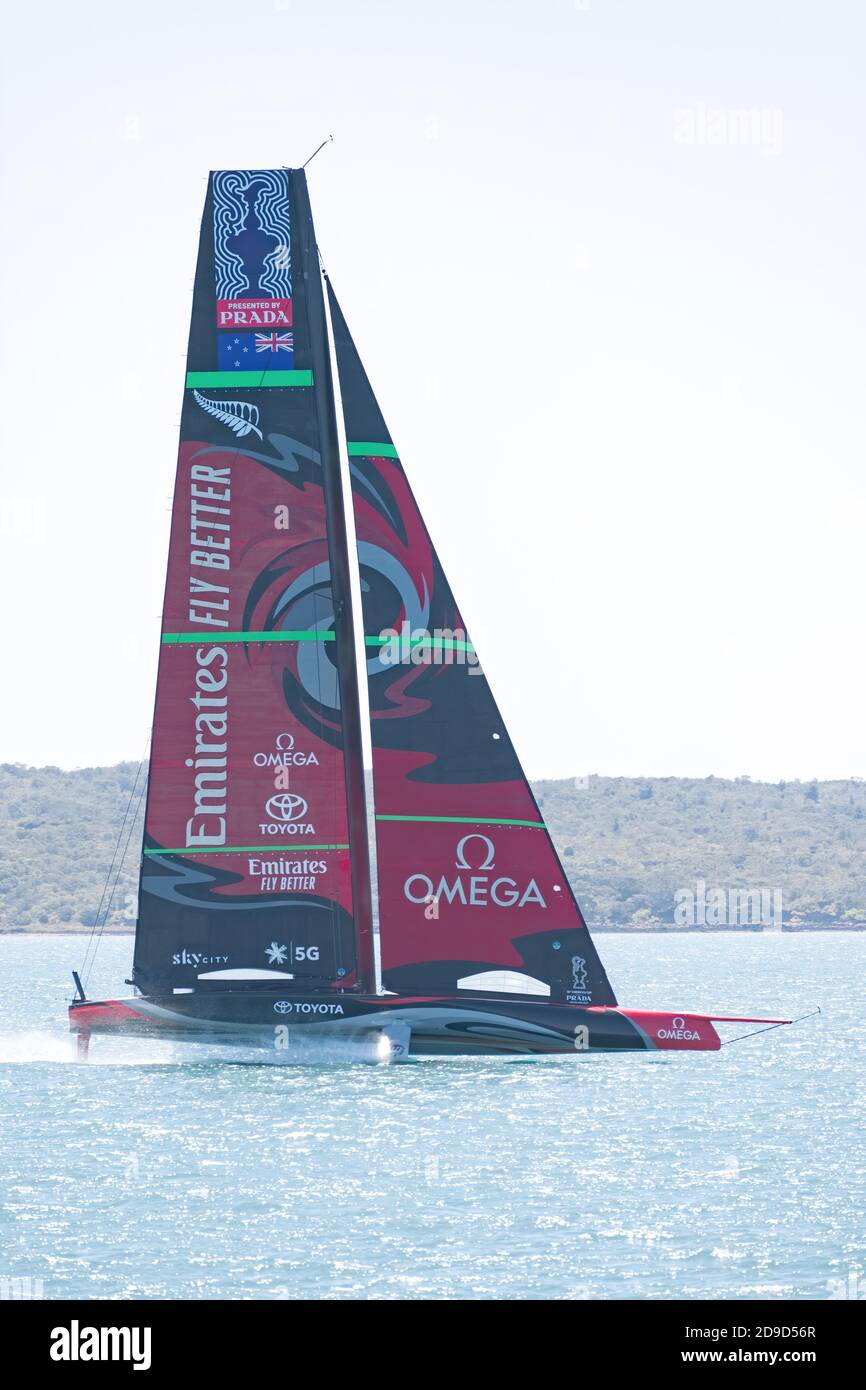 Emirates fly boat sea sail hi-res stock photography and images - Alamy