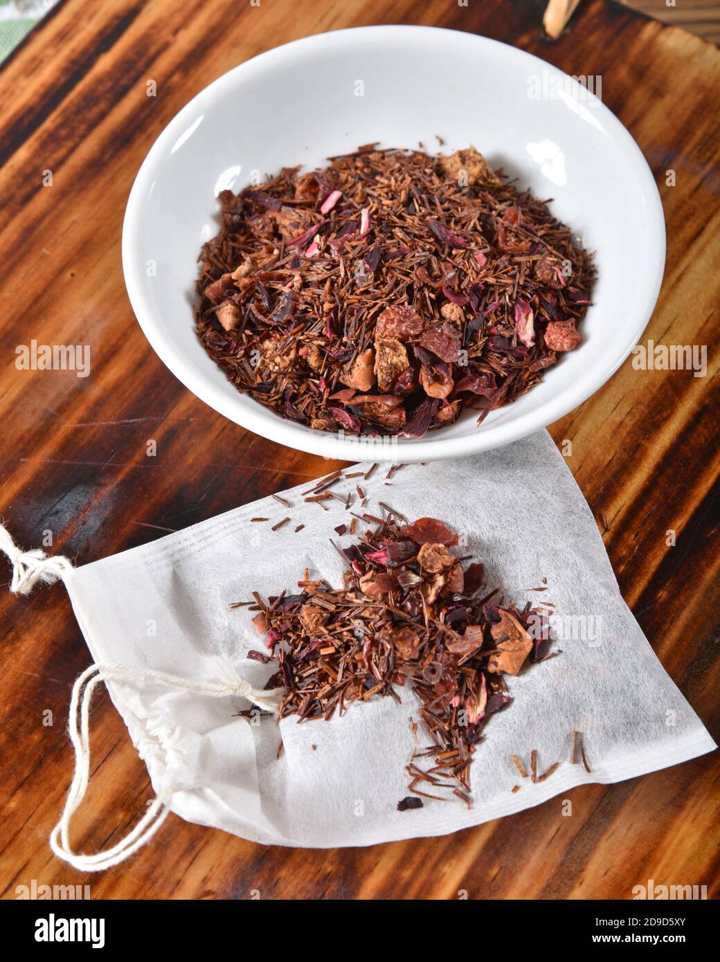 Strawberry kiwi infused rooibos tea on a tea bag Stock Photo - Alamy